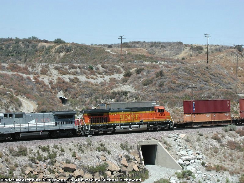 BNSF 4451